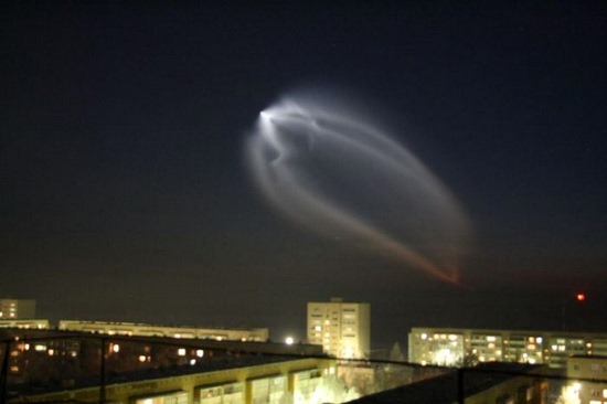 Atmosphere Plays Light Tricks As Rocket Launches Over Russia | Amusing ...